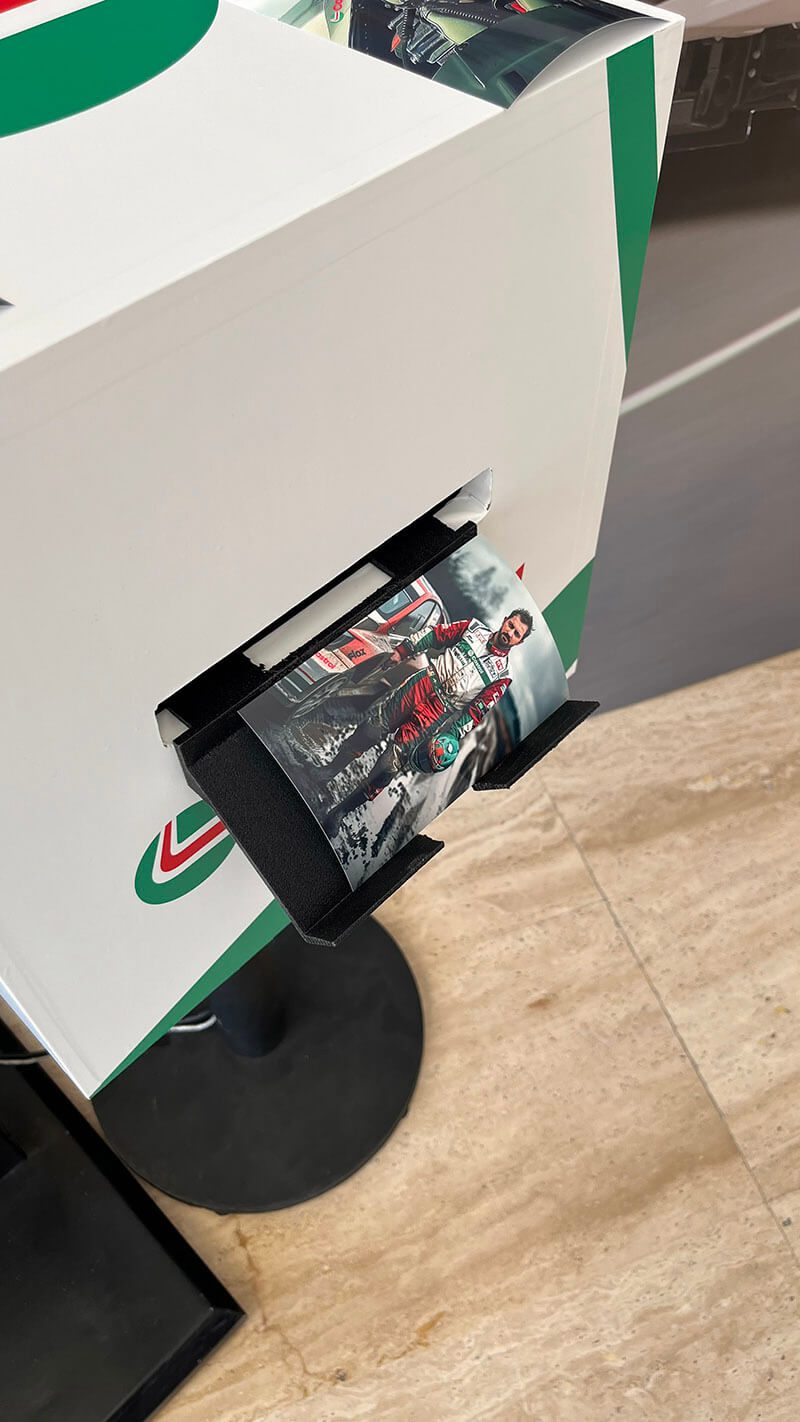 Totem interativo de fotos com IA - Sonser Entretenimento